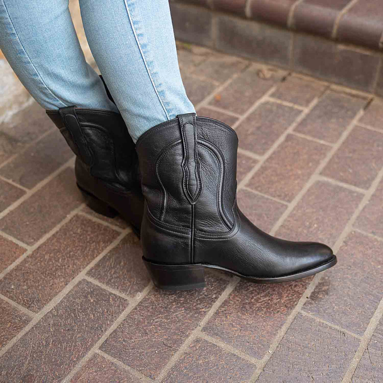 Women's Caravan Calfskin Cowgirl Bootie | The Myra | R-Toe – Rujo Boots